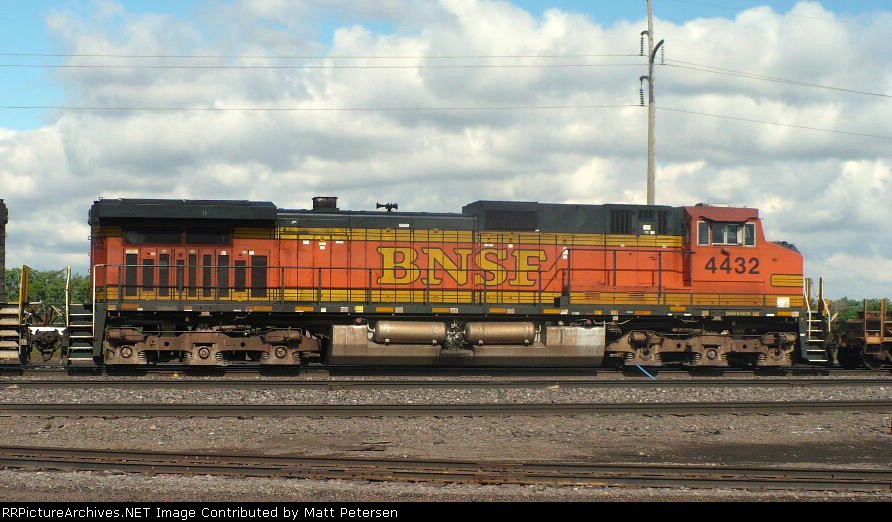 BNSF 4432